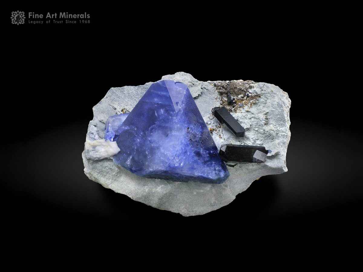 Benitoite with Neptunite on Natrolite from California USA - BNT-01 ...